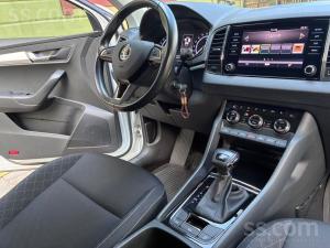 White Skoda Karoq 2019 in Riga, with an engine capacity of 1.60 L and mileage of 188 thousand km for 14500 €, photo 10 on AUTOMOTO.COM.LV