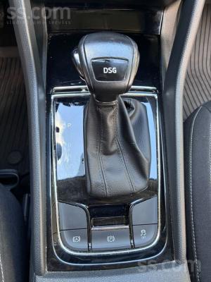 White Skoda Karoq 2019 in Riga, with an engine capacity of 1.60 L and mileage of 188 thousand km for 14500 €, photo 11 on AUTOMOTO.COM.LV