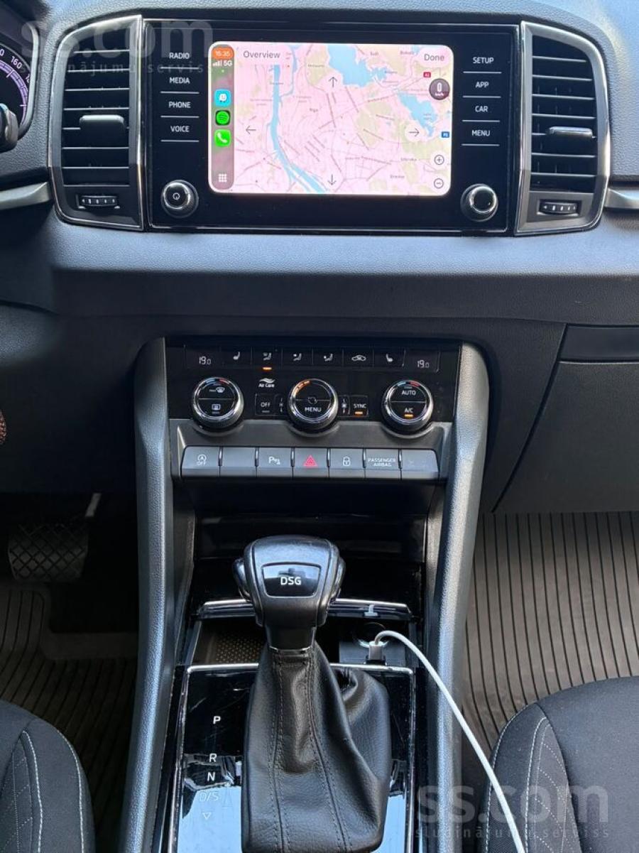 White Skoda Karoq 2019 in Riga, with an engine capacity of 1.60 L and mileage of 188 thousand km for 14500 €, photo 13 on AUTOMOTO.COM.LV
