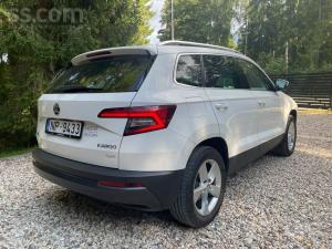 White Skoda Karoq 2019 in Riga, with an engine capacity of 2.00 L and mileage of 182 thousand km for 16000 €, photo 4 on AUTOMOTO.COM.LV