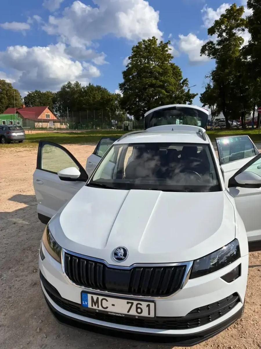 Balts Skoda Karoq 2019 Rīga, ar dzinēja tilpumu 1.60 L un nobraukumu 190 tūkst. km par 14000 €, foto 1 vietnē AUTOMOTO.COM.LV