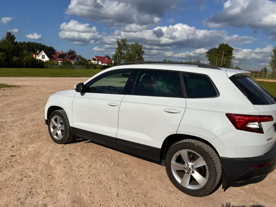 Balts Skoda Karoq 2019 Rīga, ar dzinēja tilpumu 1.60 L un nobraukumu 190 tūkst. km par 14000 €, foto 3 vietnē AUTOMOTO.COM.LV