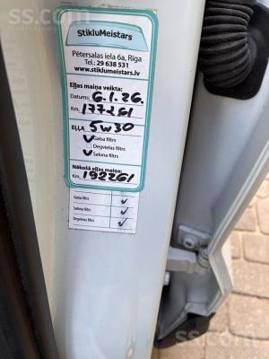 Белый Шкода Karoq 2019 в Рига, объемом двигателя 1.60 л и пробегом 190 тыс. км за 14000 €, фото 8 на AUTOMOTO.COM.LV