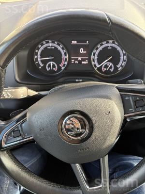 Balts Skoda Karoq 2020 Ogre, ar dzinēja tilpumu 2.00 L un nobraukumu 154 tūkst. km par 16990 €, foto 3 vietnē AUTOMOTO.COM.LV