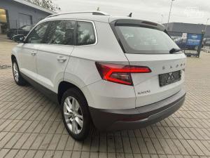 White Skoda Karoq 2020 in Kaunas, with an engine capacity of 1.00 L and mileage of 188 thousand km for 12900 €, photo 5 on AUTOMOTO.COM.LV