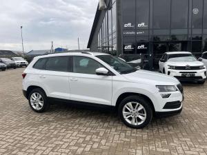 Белый Шкода Karoq 2020 в Таураге, объемом двигателя 1.60 л и пробегом 271 тыс. км за 11900 €, фото  на AUTOMOTO.COM.LV