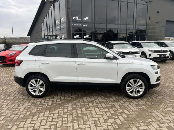 Balts Skoda Karoq 2020 Tauragė, ar dzinēja tilpumu 1.60 L un nobraukumu 271 tūkst. km par 11900 €, foto 2 vietnē AUTOMOTO.COM.LV