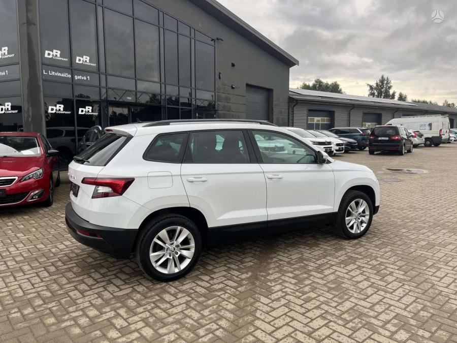 Белый Шкода Karoq 2020 в Таураге, объемом двигателя 1.60 л и пробегом 271 тыс. км за 11900 €, фото 4 на AUTOMOTO.COM.LV