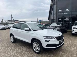 Белый Шкода Karoq 2020 в Таураге, объемом двигателя 1.60 л и пробегом 271 тыс. км за 11900 €, фото 5 на AUTOMOTO.COM.LV