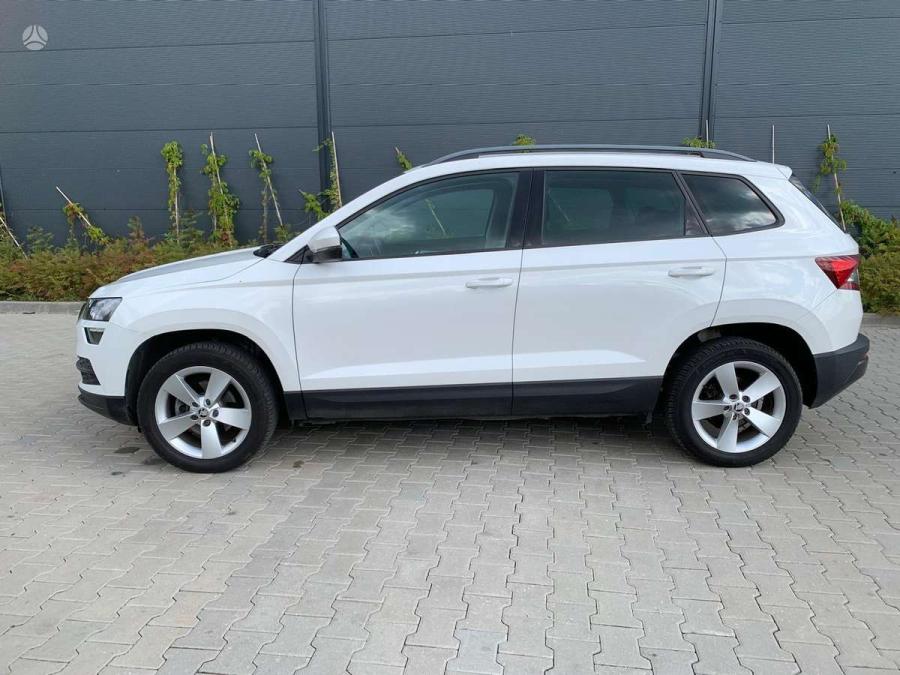 White Skoda Karoq 2020 in Vilnius, with an engine capacity of 1.60 L and mileage of 176 thousand km for 11616 €, photo 3 on AUTOMOTO.COM.LV