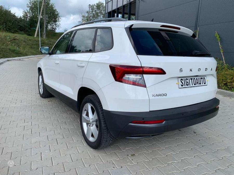 White Skoda Karoq 2020 in Vilnius, with an engine capacity of 1.60 L and mileage of 176 thousand km for 11616 €, photo 6 on AUTOMOTO.COM.LV
