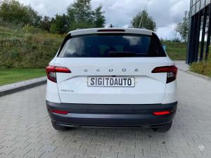 White Skoda Karoq 2020 in Vilnius, with an engine capacity of 1.60 L and mileage of 176 thousand km for 11616 €, photo 7 on AUTOMOTO.COM.LV