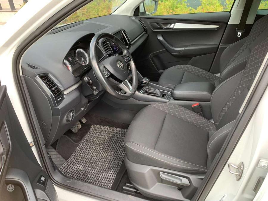 White Skoda Karoq 2020 in Vilnius, with an engine capacity of 1.60 L and mileage of 176 thousand km for 11616 €, photo 18 on AUTOMOTO.COM.LV
