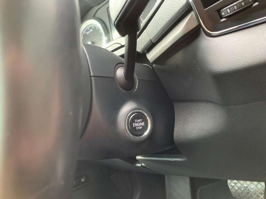 White Skoda Karoq 2020 in Vilnius, with an engine capacity of 1.60 L and mileage of 176 thousand km for 11616 €, photo 21 on AUTOMOTO.COM.LV