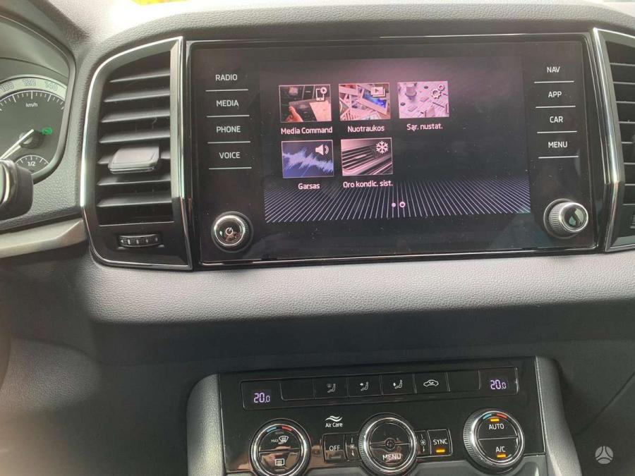 White Skoda Karoq 2020 in Vilnius, with an engine capacity of 1.60 L and mileage of 176 thousand km for 11616 €, photo 26 on AUTOMOTO.COM.LV