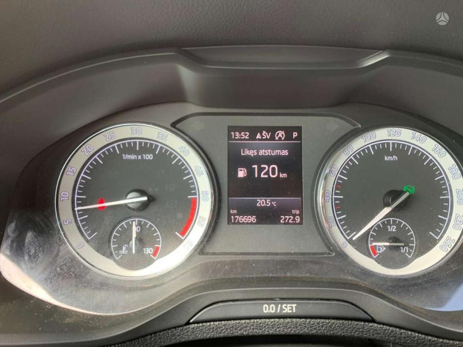 White Skoda Karoq 2020 in Vilnius, with an engine capacity of 1.60 L and mileage of 176 thousand km for 11616 €, photo 28 on AUTOMOTO.COM.LV