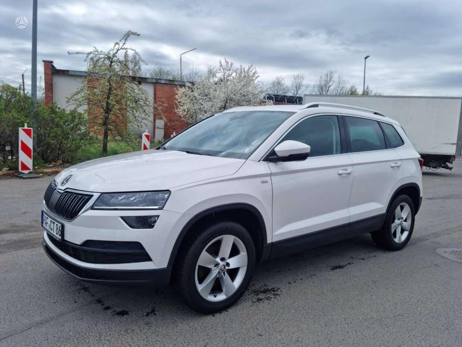 Balts Skoda Karoq 2020 Kauņa, ar dzinēja tilpumu 1.97 L un nobraukumu 268 tūkst. km par 15150 €, foto 1 vietnē AUTOMOTO.COM.LV