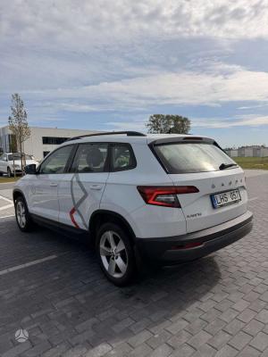Белый Шкода Karoq 2020 в Клайпеда, объемом двигателя 1.60 л и пробегом 275 тыс. км за 10500 €, фото  на AUTOMOTO.COM.LV