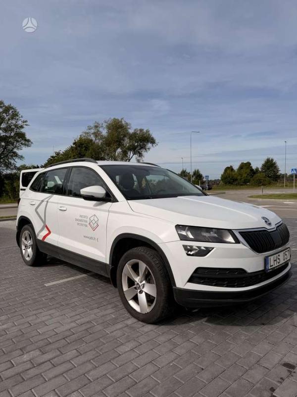 White Skoda Karoq 2020 in Klaipeda, with an engine capacity of 1.60 L and mileage of 275 thousand km for 10500 €, photo 4 on AUTOMOTO.COM.LV