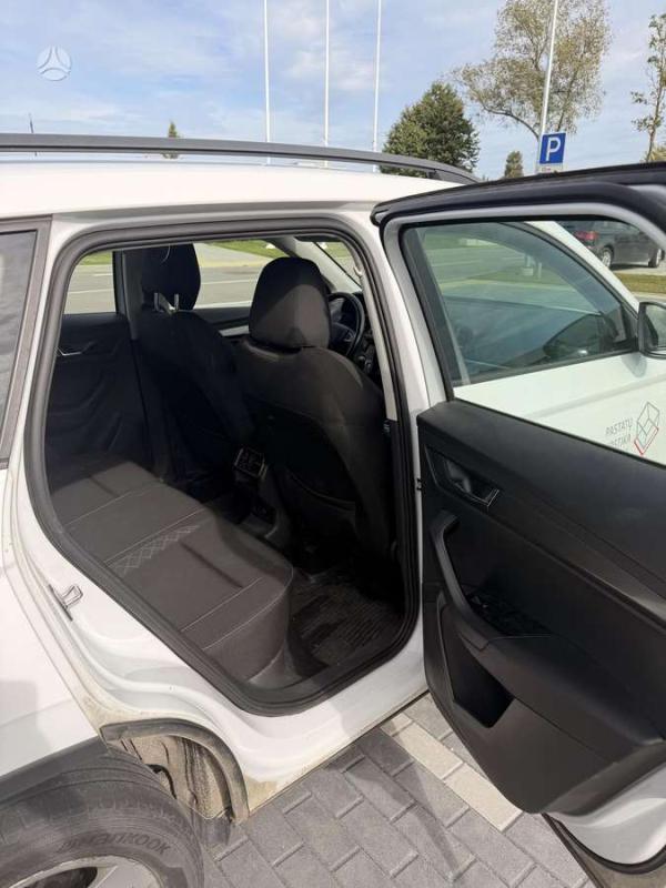 White Skoda Karoq 2020 in Klaipeda, with an engine capacity of 1.60 L and mileage of 275 thousand km for 10500 €, photo 6 on AUTOMOTO.COM.LV