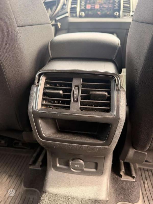White Skoda Karoq 2020 in Klaipeda, with an engine capacity of 1.60 L and mileage of 275 thousand km for 10500 €, photo 8 on AUTOMOTO.COM.LV