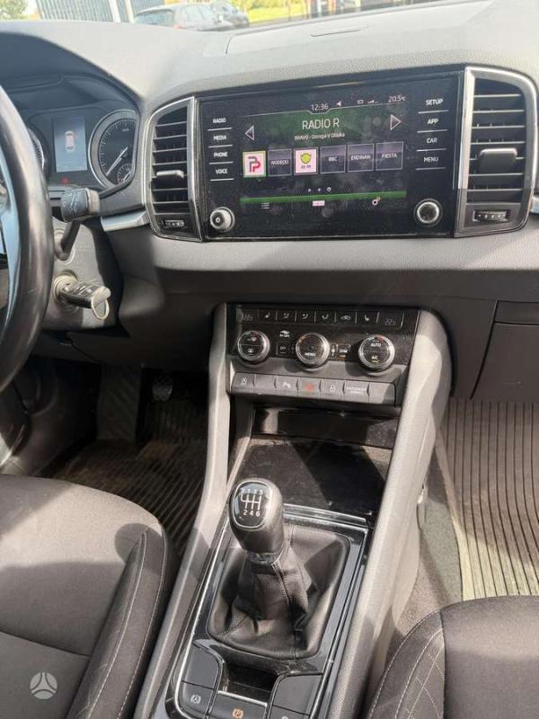 White Skoda Karoq 2020 in Klaipeda, with an engine capacity of 1.60 L and mileage of 275 thousand km for 10500 €, photo 10 on AUTOMOTO.COM.LV