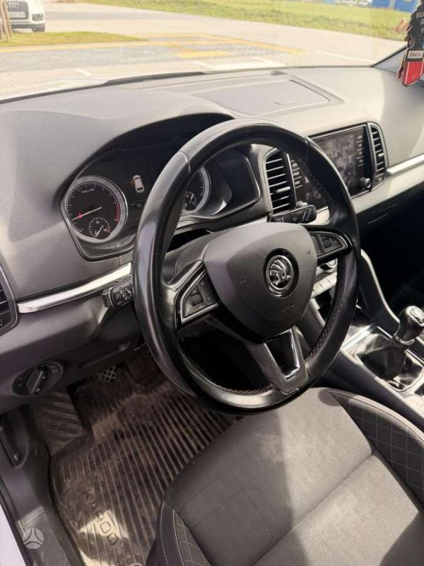 White Skoda Karoq 2020 in Klaipeda, with an engine capacity of 1.60 L and mileage of 275 thousand km for 10500 €, photo 11 on AUTOMOTO.COM.LV