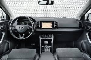 White Skoda Karoq 2020 in Marupe, with an engine capacity of 1.60 L and mileage of 152 thousand km for 17900 €, photo 7 on AUTOMOTO.COM.LV