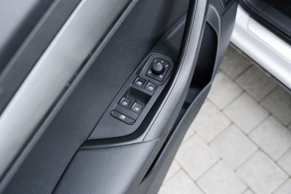 Skoda Karoq 2020 Mārupe vietnē Balts Skoda Karoq 2020 Mārupe, ar dzinēja tilpumu 1.60 L un nobraukumu 152 tūkst. km par 17900 €, foto 8 vietnē AUTOMOTO.COM.LV