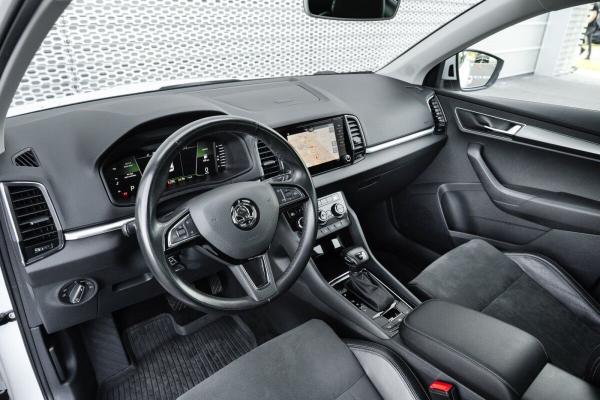 Skoda Karoq 2020 Mārupe vietnē Balts Skoda Karoq 2020 Mārupe, ar dzinēja tilpumu 1.60 L un nobraukumu 152 tūkst. km par 17900 €, foto 10 vietnē AUTOMOTO.COM.LV