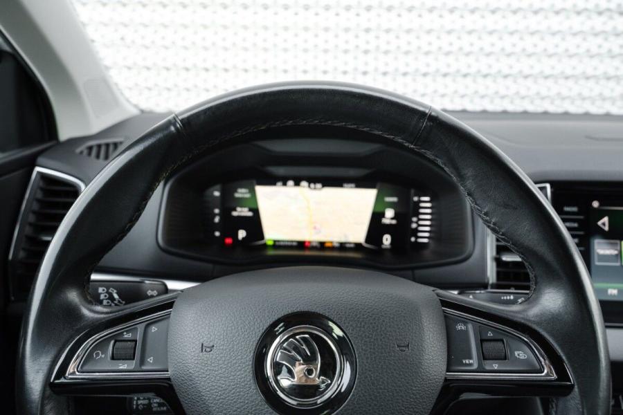 White Skoda Karoq 2020 in Marupe, with an engine capacity of 1.60 L and mileage of 152 thousand km for 17900 €, photo 18 on AUTOMOTO.COM.LV