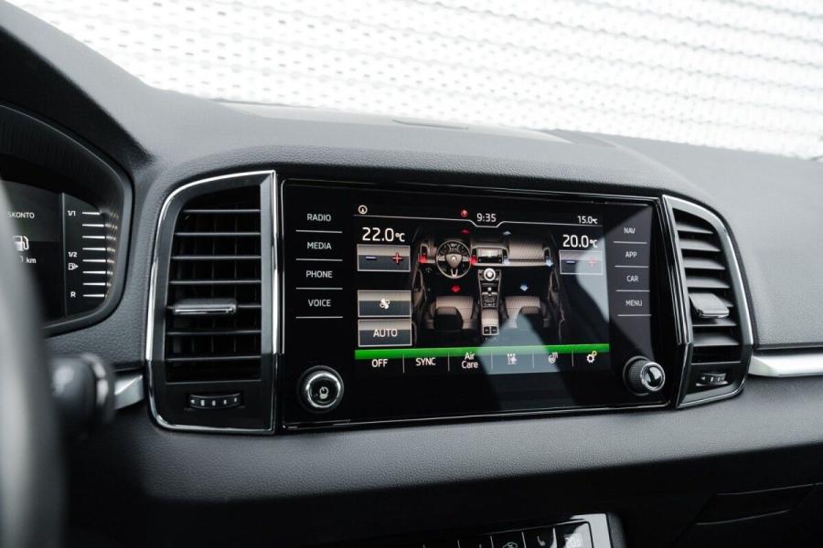 White Skoda Karoq 2020 in Marupe, with an engine capacity of 1.60 L and mileage of 152 thousand km for 17900 €, photo 23 on AUTOMOTO.COM.LV