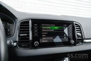 Белый Шкода Karoq 2020 в Рига, объемом двигателя 1.60 л и пробегом 152 тыс. км за 17900 €, фото 25 на AUTOMOTO.COM.LV