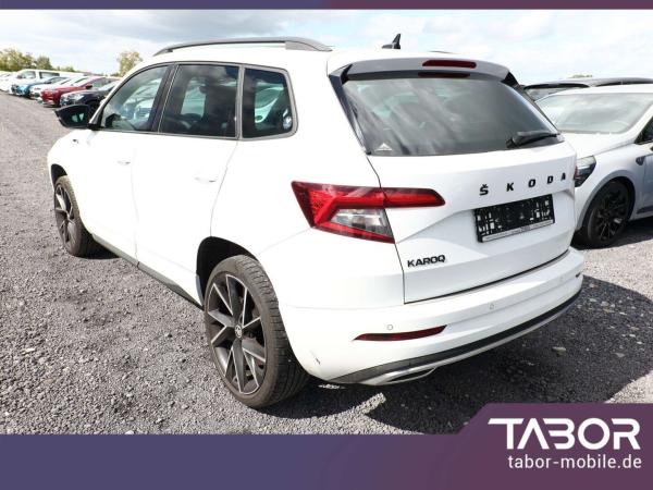 White Skoda Karoq 2021 in Kaunas, with an engine capacity of 1.50 L and mileage of 49 thousand km for 25478 €, photo 4 on AUTOMOTO.COM.LV