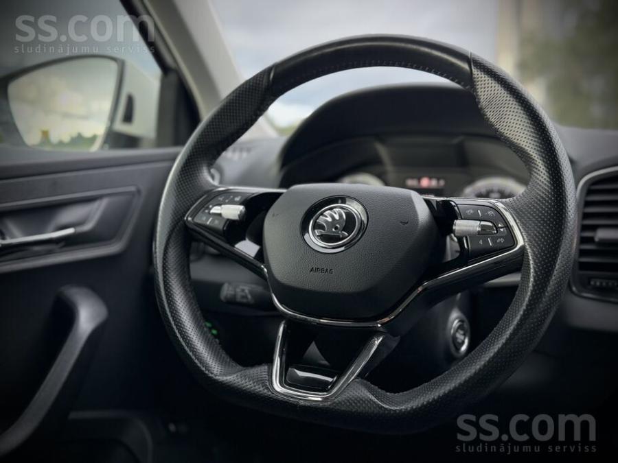 White Skoda Karoq 2021 in Riga, with an engine capacity of 2.00 L and mileage of 112 thousand km for 19990 €, photo 16 on AUTOMOTO.COM.LV
