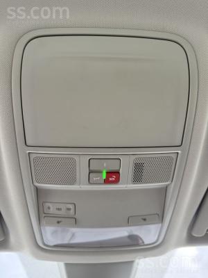 White Skoda Karoq 2021 in Riga, with an engine capacity of 2.00 L and mileage of 112 thousand km for 19990 €, photo 28 on AUTOMOTO.COM.LV