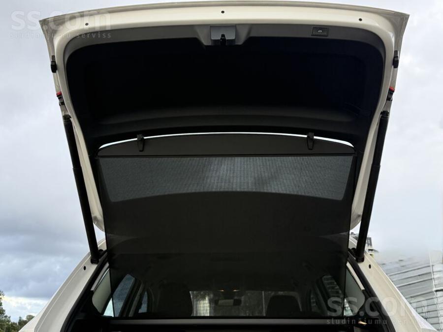 White Skoda Karoq 2021 in Riga, with an engine capacity of 2.00 L and mileage of 112 thousand km for 19990 €, photo 36 on AUTOMOTO.COM.LV