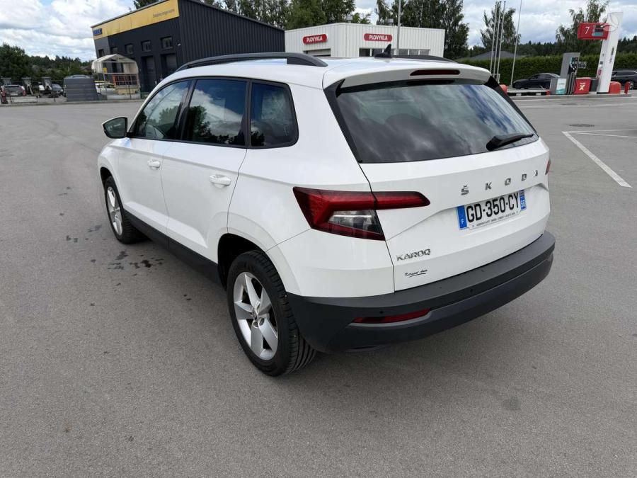 Белый Шкода Karoq 2021 в Таураге, объемом двигателя 1.97 л и пробегом 187 тыс. км за 10200 €, фото 4 на AUTOMOTO.COM.LV