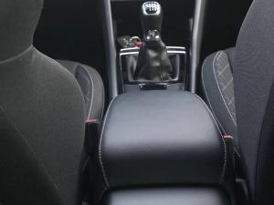 Белый Шкода Karoq 2021 в Цесис, объемом двигателя 2.00 л и пробегом 232 тыс. км за 13500 €, фото 36 на AUTOMOTO.COM.LV