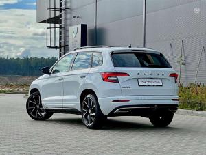 White Skoda Karoq 2021 in Vilnius, with an engine capacity of 1.50 L and mileage of 235 thousand km for 16990 €, photo 3 on AUTOMOTO.COM.LV