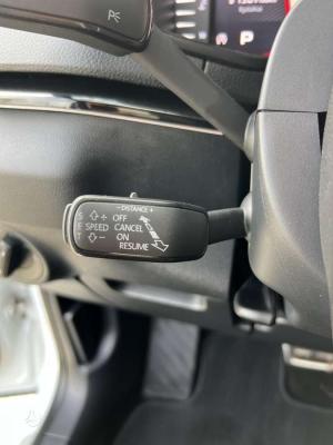 White Skoda Karoq 2021 in Vilnius, with an engine capacity of 1.50 L and mileage of 235 thousand km for 16990 €, photo 30 on AUTOMOTO.COM.LV