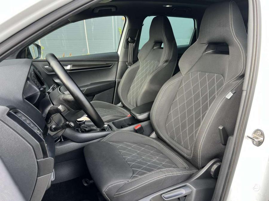 White Skoda Karoq 2021 in Vilnius, with an engine capacity of 1.50 L and mileage of 235 thousand km for 16990 €, photo 33 on AUTOMOTO.COM.LV