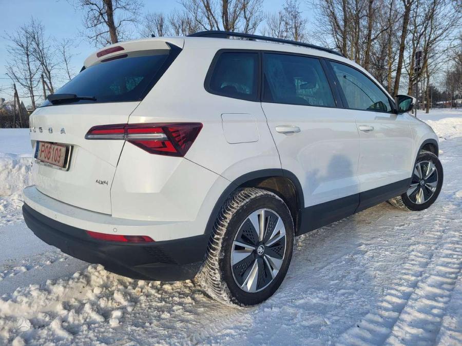 Balts Skoda Karoq 2022 Tauragė, ar dzinēja tilpumu 1.97 L un nobraukumu 204 tūkst. km par 18200 €, foto 4 vietnē AUTOMOTO.COM.LV
