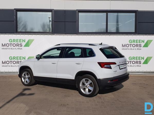 White Skoda Karoq 2022 in Tukums, with an engine capacity of 1.50 L and mileage of 34 thousand km for 23500 €, photo 3 on AUTOMOTO.COM.LV