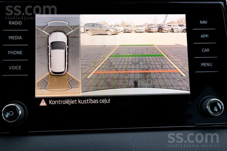 Белый Шкода Karoq 2022 в Вентспилс, объемом двигателя 2.00 л и пробегом 128 тыс. км за 23000 €, фото 25 на AUTOMOTO.COM.LV
