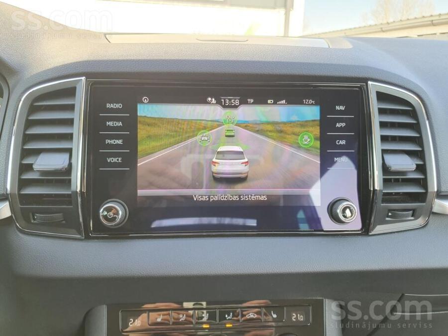 Balts Skoda Karoq 2022 Rīga, ar dzinēja tilpumu 1.50 L un nobraukumu 34 tūkst. km par 23500 €, foto 24 vietnē AUTOMOTO.COM.LV