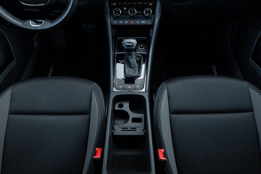 Balts Skoda Karoq 2022 Ventspils, ar dzinēja tilpumu 2.00 L un nobraukumu 128 tūkst. km par 22800 €, foto 27 vietnē AUTOMOTO.COM.LV
