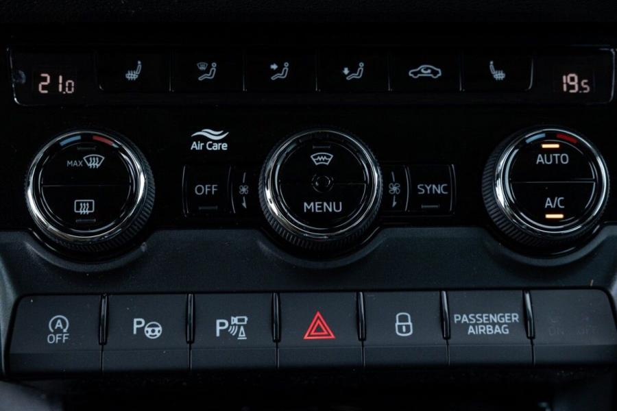 Balts Skoda Karoq 2022 Ventspils, ar dzinēja tilpumu 2.00 L un nobraukumu 128 tūkst. km par 22800 €, foto 28 vietnē AUTOMOTO.COM.LV