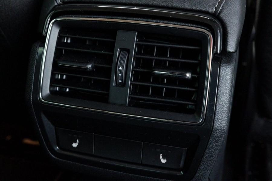Balts Skoda Karoq 2022 Ventspils, ar dzinēja tilpumu 2.00 L un nobraukumu 128 tūkst. km par 22800 €, foto 30 vietnē AUTOMOTO.COM.LV