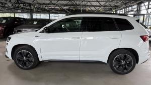 White Skoda Karoq 2022 in Riga, with an engine capacity of 1.50 L and mileage of 78 thousand km for 2490000 €, photo  on AUTOMOTO.COM.LV